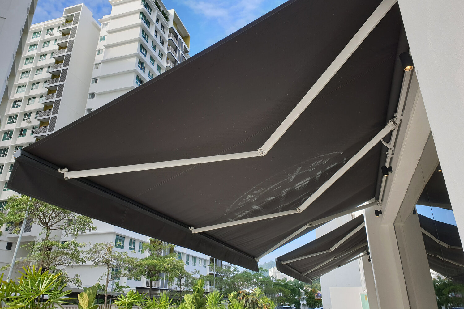 Benefits and Uses of Outdoor Patio Awnings